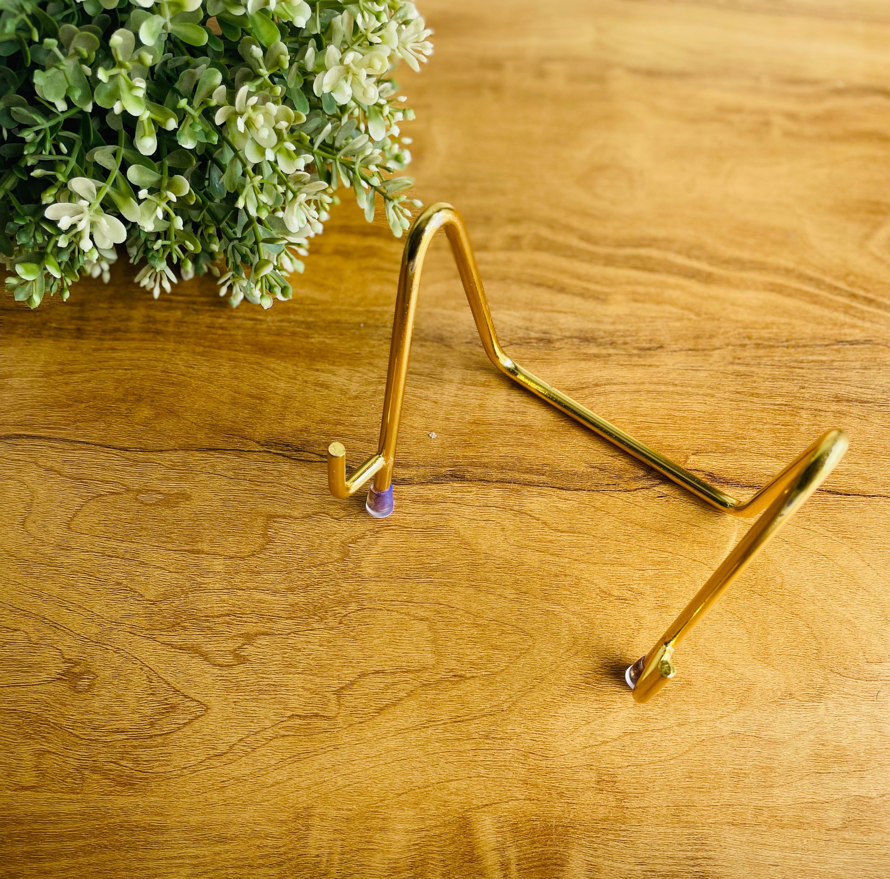 Gold Metal Stand 4 Inch – Luxury Deco