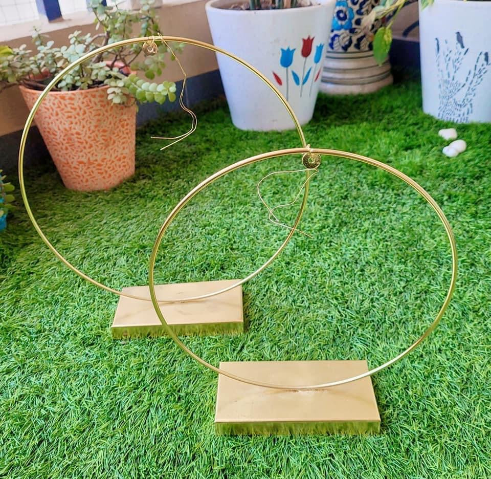 Gold Round Metal Stand 10 Inch – Luxury Deco